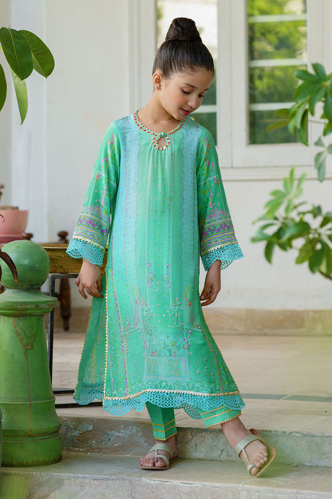 Ansab Jahangir Studio - Gradient Oasis - Girl